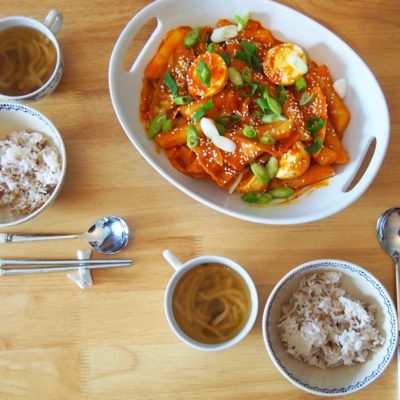 Ddeokbokki - Rice Cakes in Spicy Sauce - Korean Kitchen